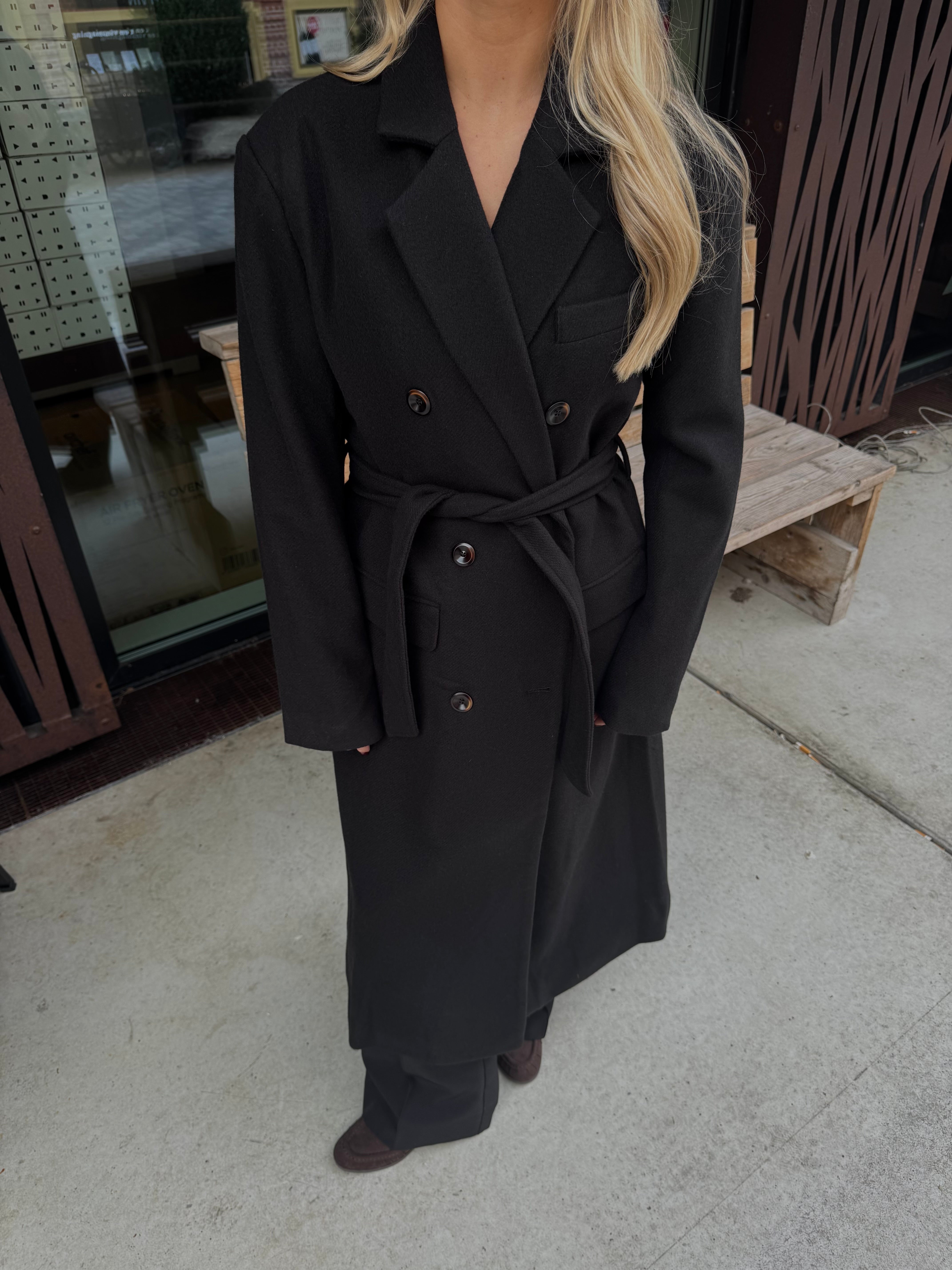 Valeria trenchcoat sort – Astrid Frank